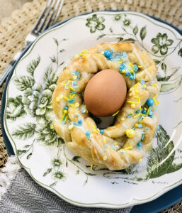 Easter Bread Baskets | Heinen's Grocery Store