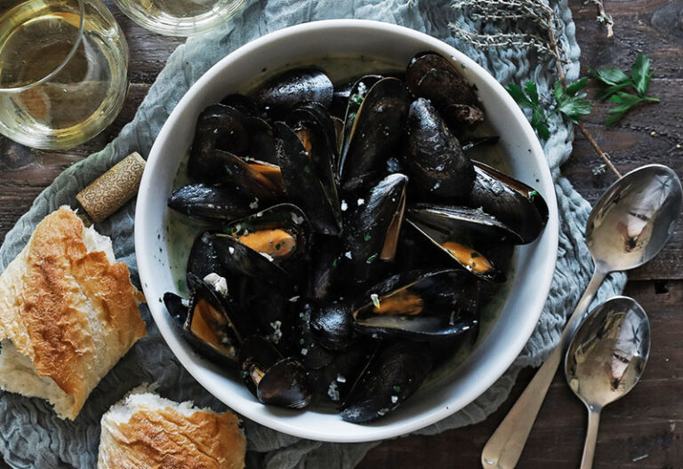Garlic-Braised Mussels | Heinen's Grocery Store