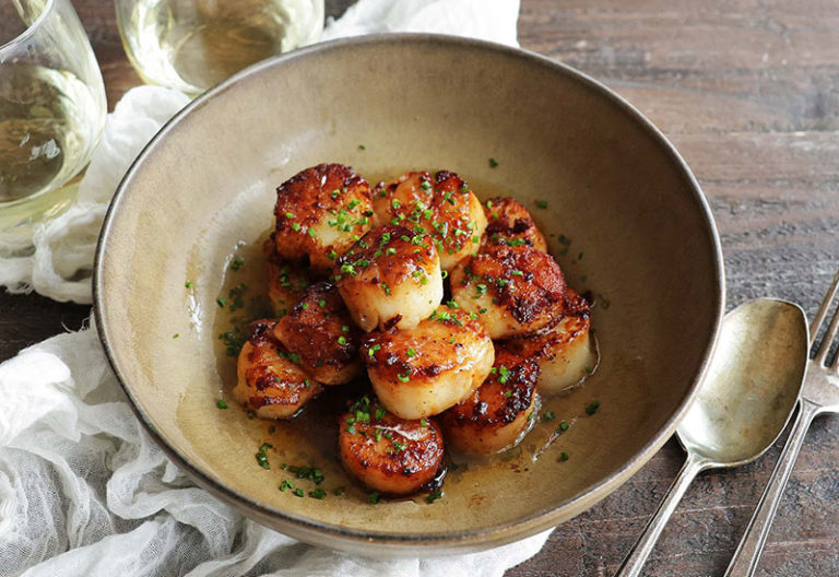 Kitchen Tip How To Pan Sear Scallops Heinens Grocery Store